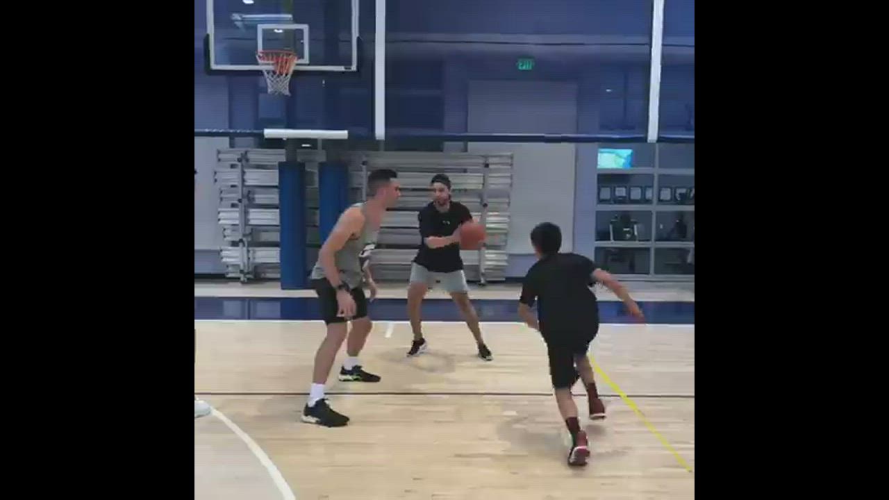 Basketball Fails: That one person in every team who can't play at all