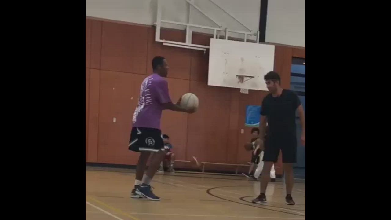 Basketball Skills: Nutmeg in a one on one game