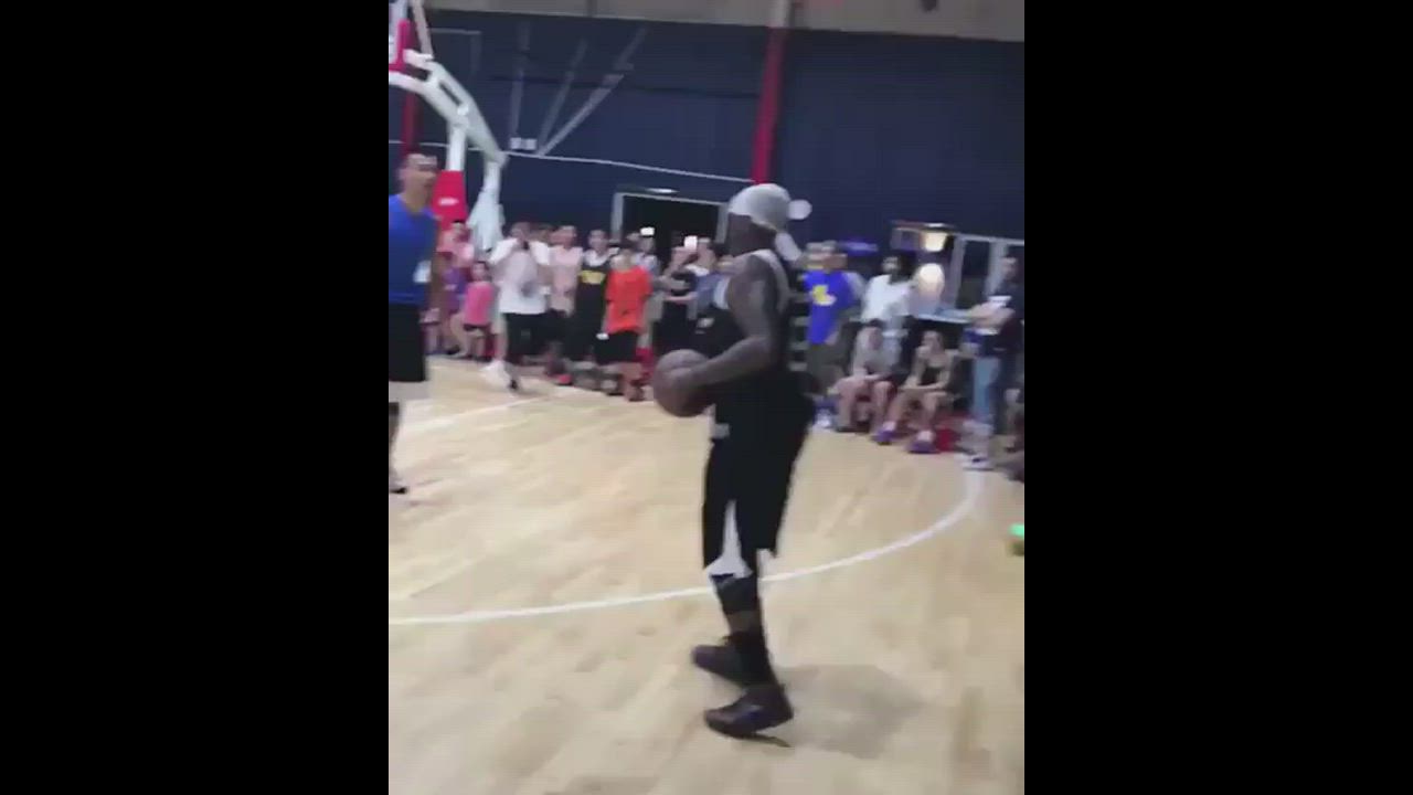 Basketball Skills: This is how Bone Collector bullies players on court