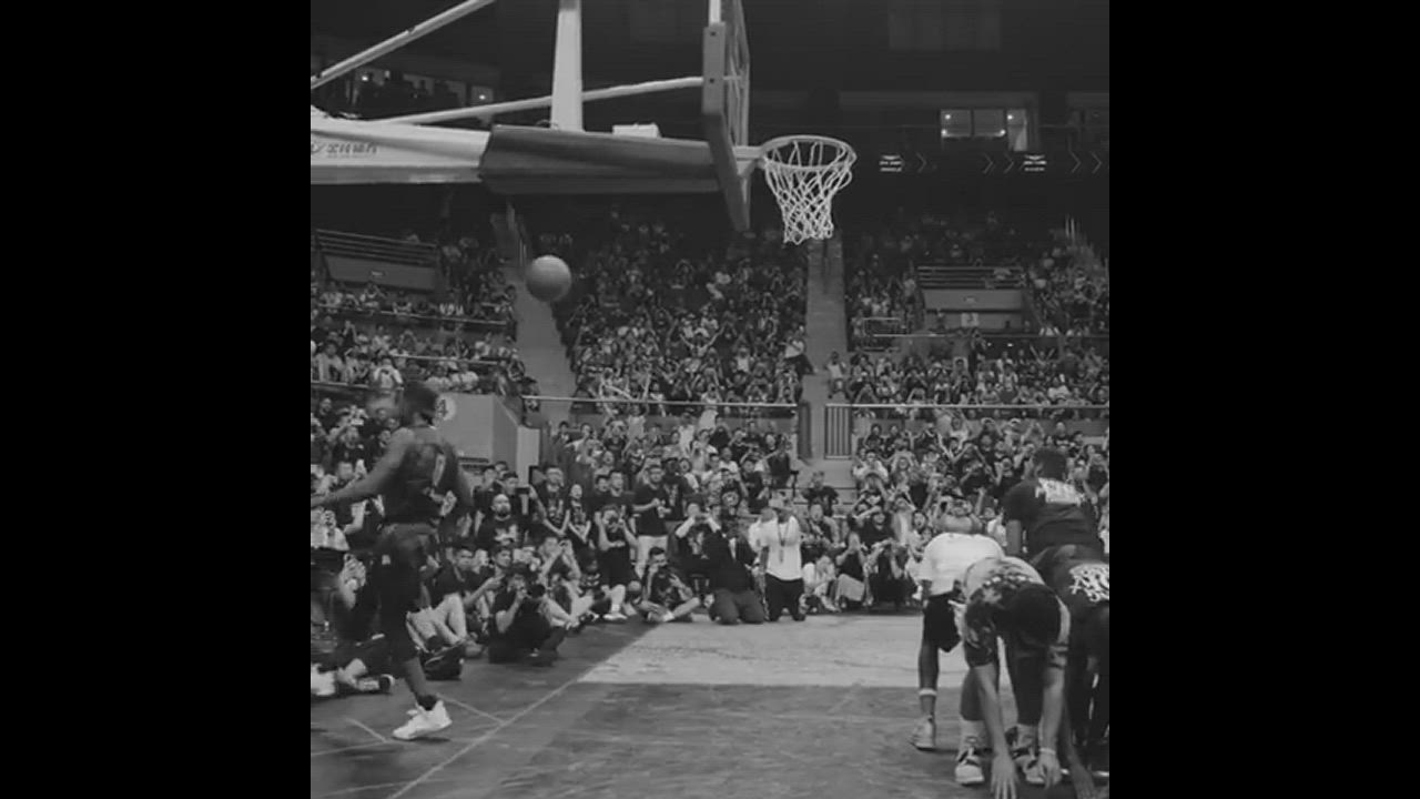 Presenting the World Basketball Dunk Champion