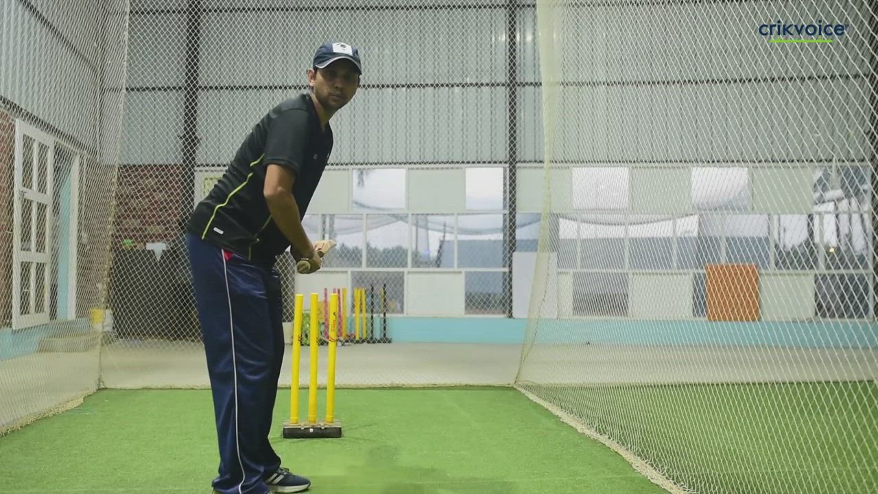 Importance of top hand while batting